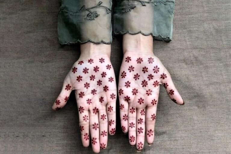 Easy and Simple Mehndi Designs for Kids Little Hands