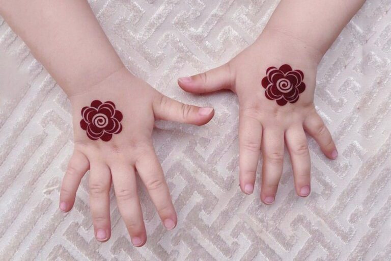 Easy and Simple Mehndi Designs for Kids Little Hands