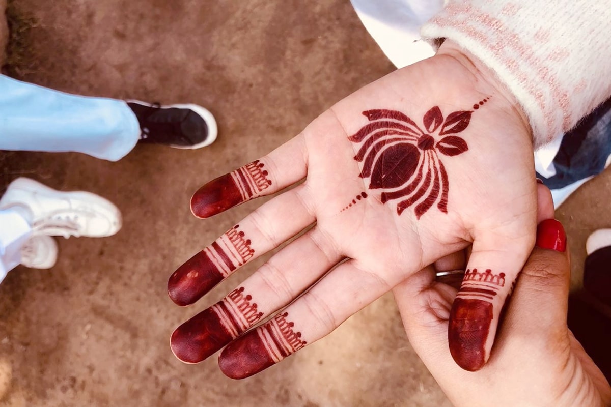 Easy and Simple Mehndi Designs for Kids Little Hands