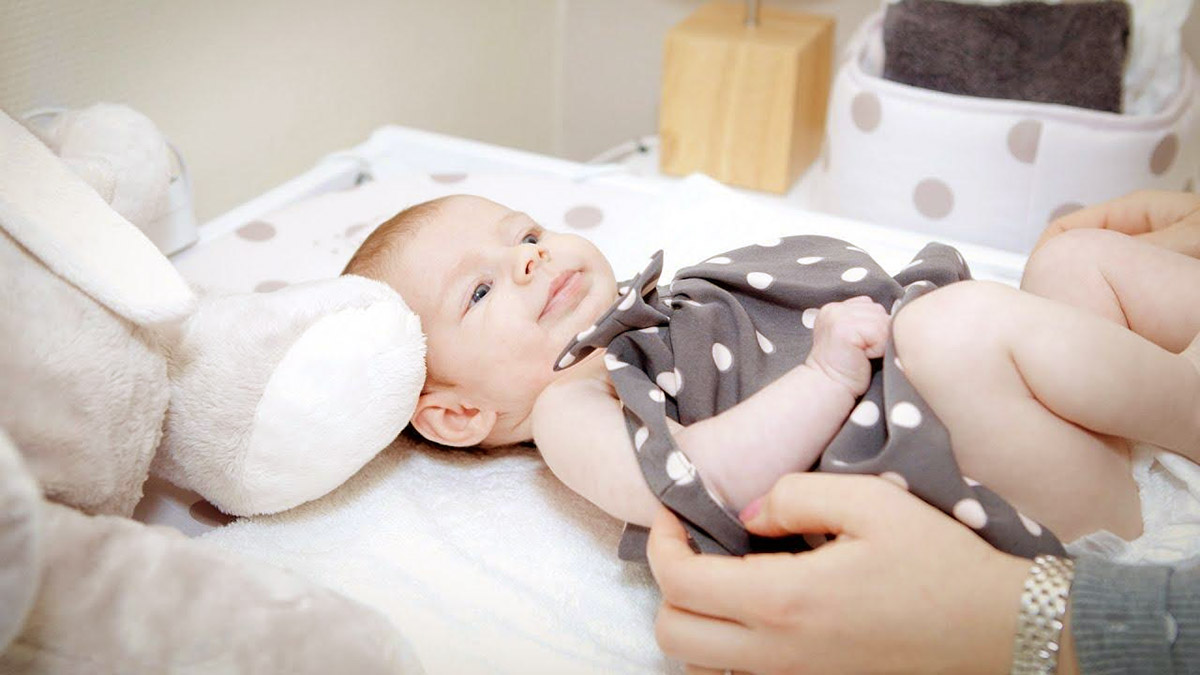 How to Dress a Newborn to Sleep: A Guide for New Parents